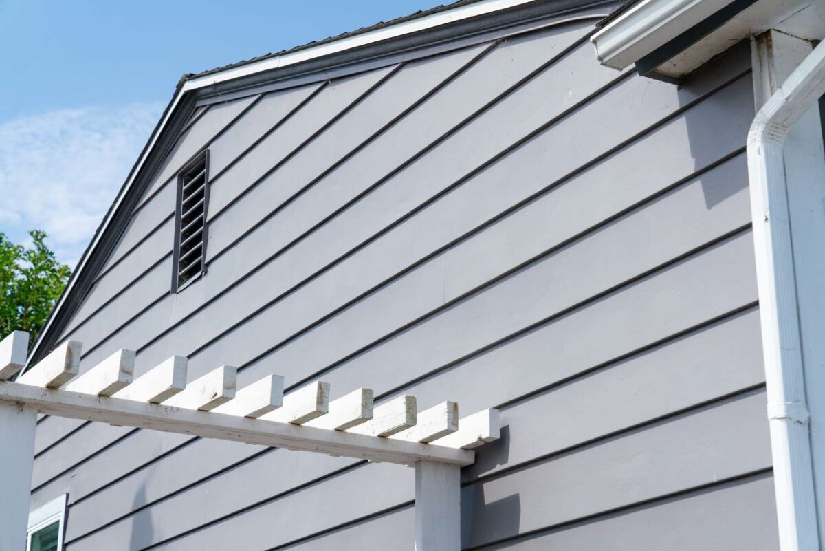 Vinyl Siding Installation & Repair Contractors in Milwaukee | Standard ...